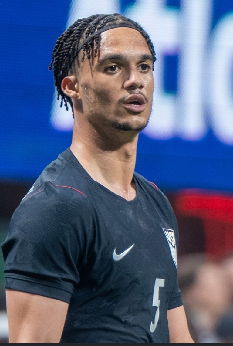 Meet Antonee Robinson: Who is Antonee Robinson? - DailyPopp.com